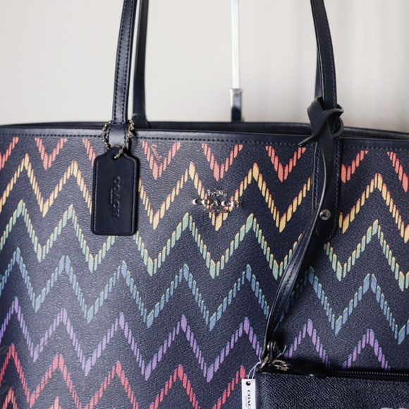 Coach | Bags | Coach F6698 Reversible City Tote With Geo Chevron | Poshmark